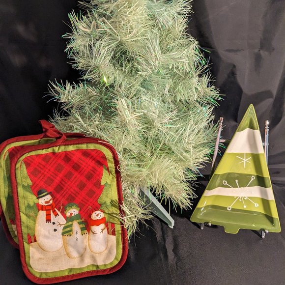 Holiday | Lime Green Ceramic Tree Shape Plate 2 New Snowman Pot Holders ...